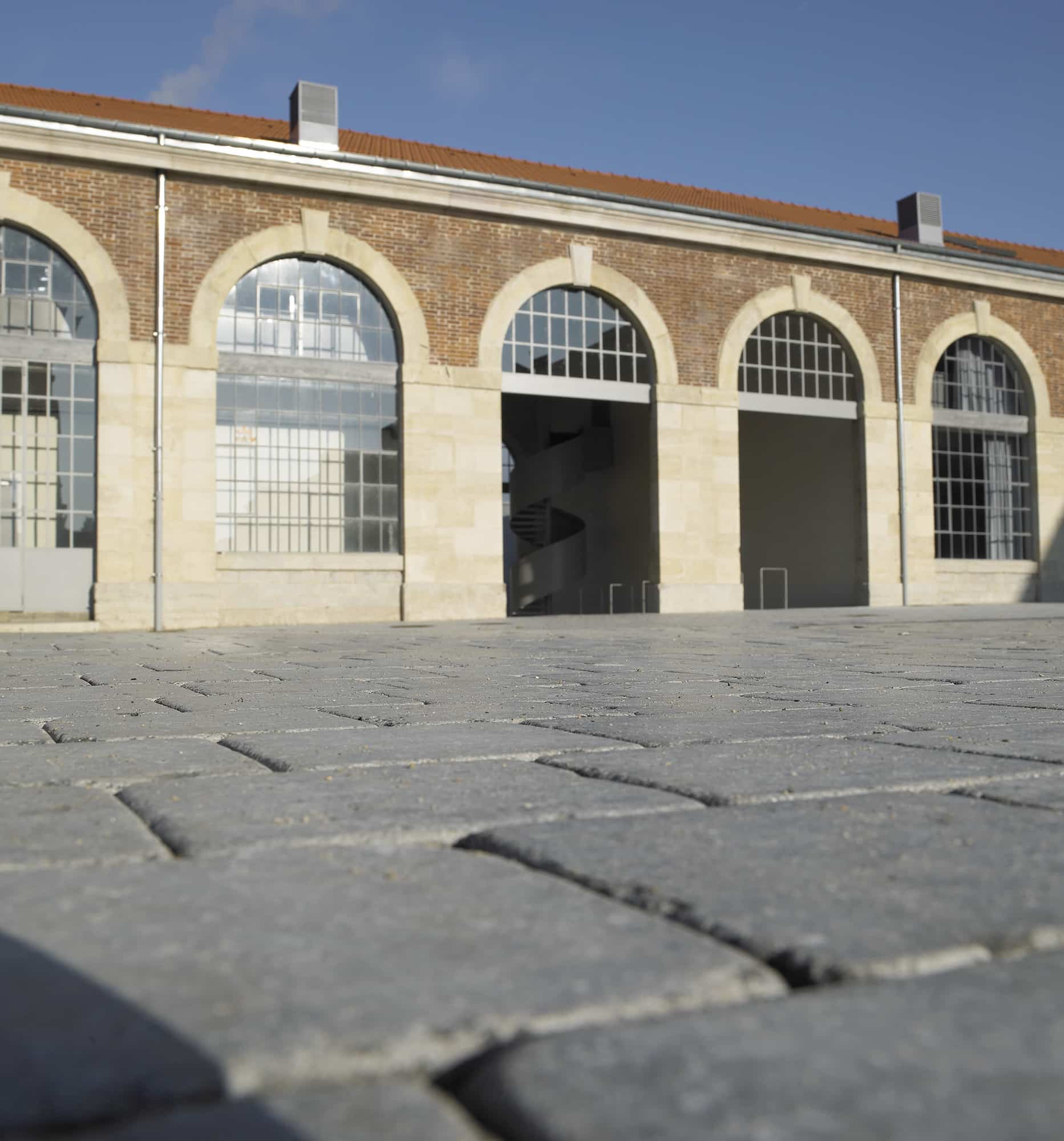 Photos and inspiration: urban fitting and public space in blue stone